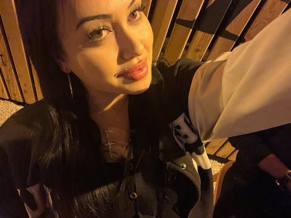 Elif Erbil - supersoci.com